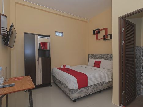 Reddoorz Syariah Near Politeknik Negeri Madiun - Madiun