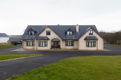 Spacious House In Beautiful Malin Head - County Donegal