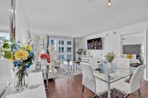 Amazing 1 Bed In Brickell Key W/ Free Pkg - Miami, FL
