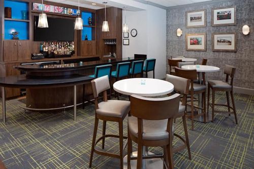 Bourbon Whisky Realm | Golf. Free Breakfast - 