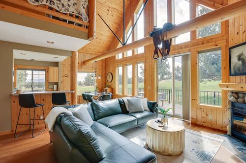 Hot Tub + Golf View: Eagle Crest Resort Escape! - Redmond, OR