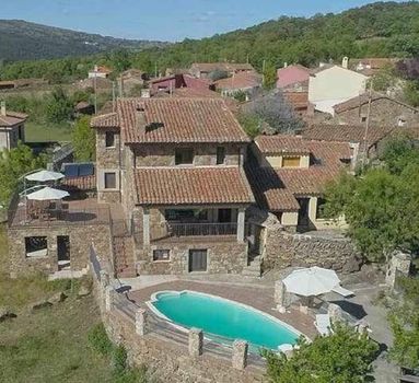Casas Rurales Lalo Y Chelo, Gredos Avila 20 Plazas Ideal Familia\/amigos Piscina. - Avellaneda