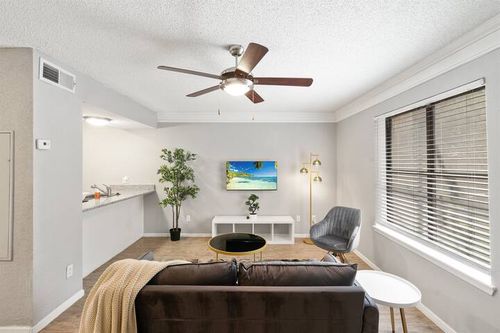 North Loop - Austin All Lodging and Accommodation | cozycozy