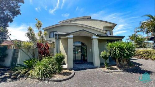 Beachside Beauty - Short Walk To Caves Beach - Lake Macquarie