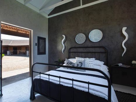 Stable Room-romansa - Lydenburg