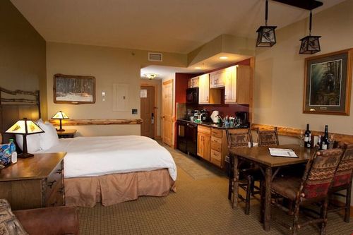 Suite With Pool, Hot Tub, Gym | On-site Waterpark - Greek Peak Mountain Resort, Cortland