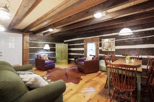 Hocking Hills Renovated 1850's Log Cabin W Hot Tub - Tar Hollow State Forest, Laurelville