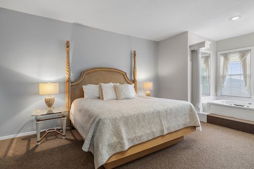 Venetian Getaway: Room #21 At The Bradford - Branson, MO