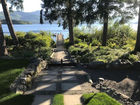 A Beautiful And Peaceful Oasis - Lake Cowichan