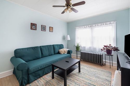 The Green Bungalow: Charming 1-br Apt. With Patio - Kelvyn Park - Chicago