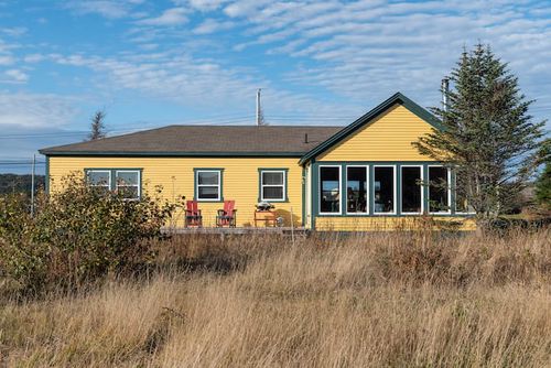Erin House - Spacious Home With Stunning Views - Canada