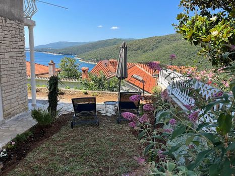 Apartments Zahtila: Pina - Sea View & Free Parking - Ravni