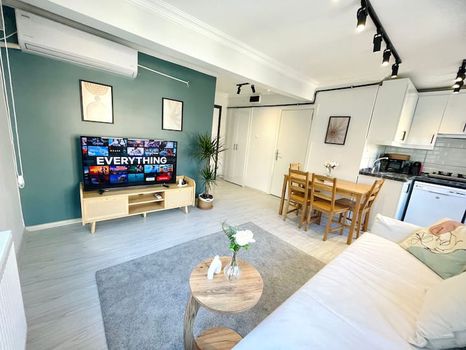 Cozy Renovated Flat Near Metro - Şişli