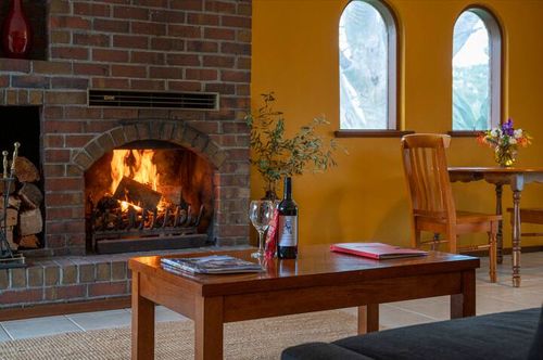 Linger Longer Vineyard: Ochre Cottage - McLaren Vale