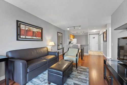 Low Rate-1 Bd/1 Bth Spacious Condo-near Square One - Brampton