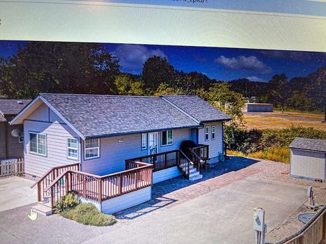 Creekside Casita-lake And Dune Access - Umpqua Lighthouse State Park, Reedsport