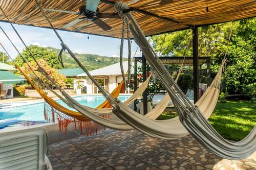 Victoria, Colombia Campings y Bungalows | cozycozy