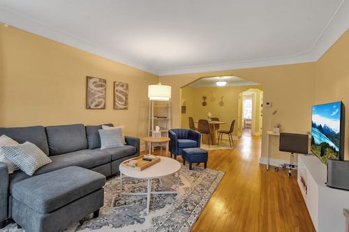 Well-appointed And Spacious 2 Br Near It All! - Buffalo, NY