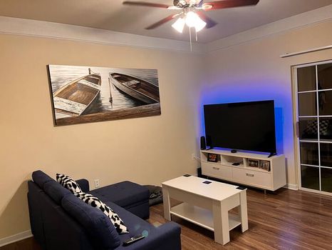 Spacious Room With Private Bath - Raleigh, NC