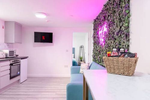 A Stylish - One Bedroom - Cardiff