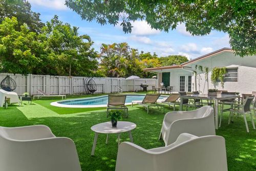Casa Eva | Turfed Pool | 5br | 10min Beach - Hallandale Beach, FL