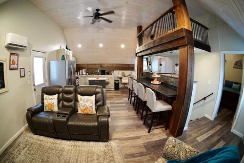 The Loft-walkout Balcony, King Bed & Double Bed - Ohio