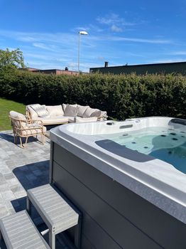Trevlig Villa I Bostadsområde Med Spabad Och Pool - Halmstad