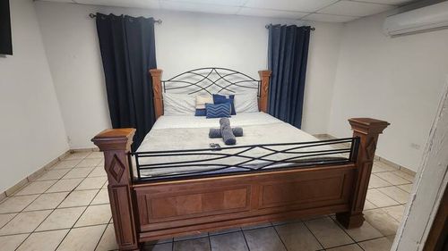 King Bed: Near To The Airport - Loíza