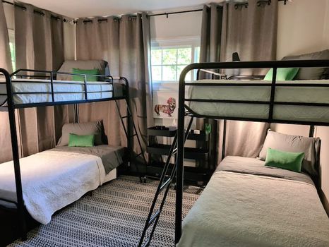 The Modern Family's Haven - Norfolk, VA