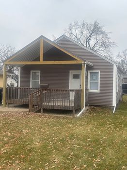 Wally’s. House - Niabi Zoo, Coal Valley