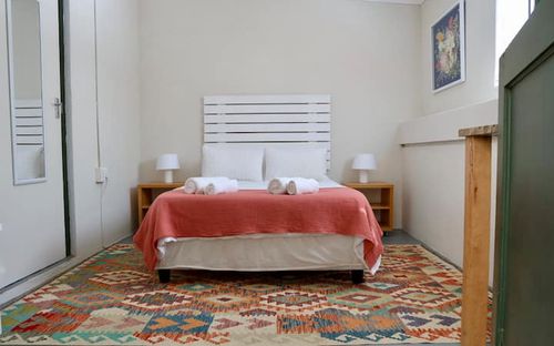 De Rustica Stable Stay Room 7 - De Rust