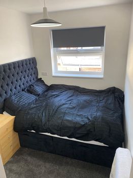 Double Bedroom. 4 Min From Train - England