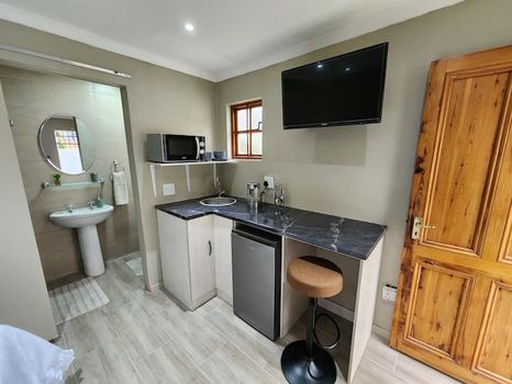 Harrismith Lodges at the Best Price | cozycozy