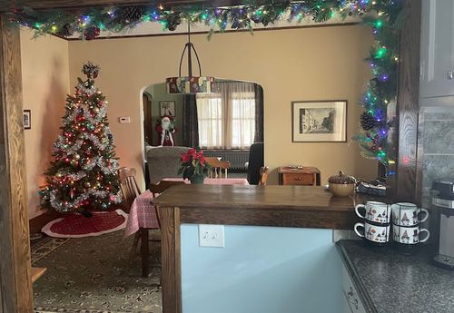 Lucy’s House - Niabi Zoo, Coal Valley