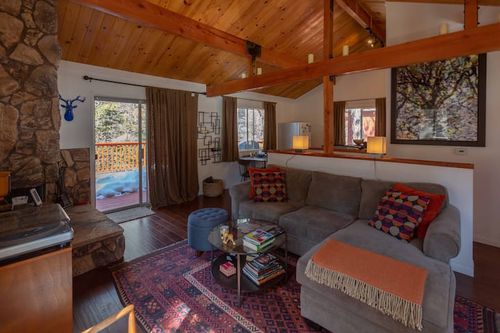 Arrowbear Cabin Mountain Getaway - Running Springs, CA