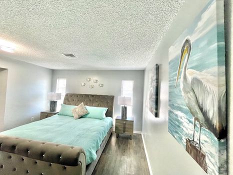 Pelican House/6 Min From The Beach - Treasure Island, FL