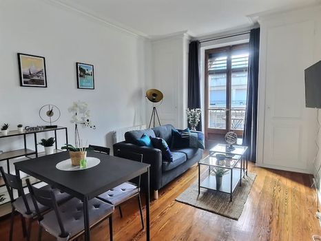 P&r 2 : 2bedroom, Plainpalais - Geneva