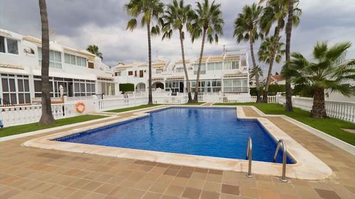 Palm Lined Pool Apartment With Solarium Near Beach - Costa Blanca