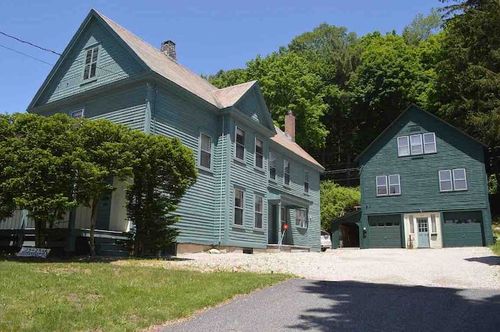 Lee, MA Bed and Breakfasts at the Best Price | cozycozy