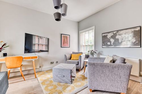 Bright, Well Equipped Flat, In Historic Area - Derby