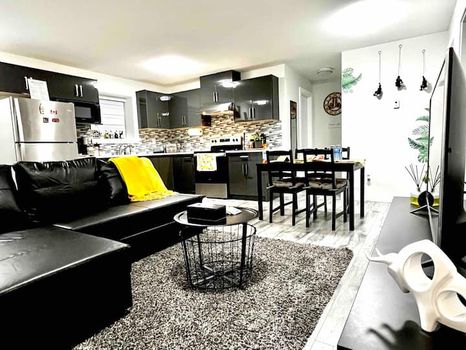 Modern 2br Suite With Kitchen, Close To Vancouver - New Westminster