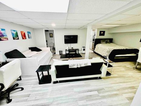 Modern & Spacious Private Studio, Bath & Kitchen. - Warwick, RI