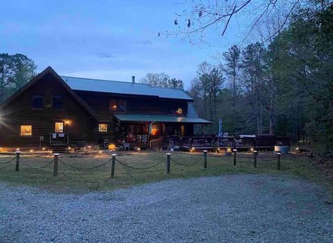 Cabins in Suffolk, VA via cozycozy