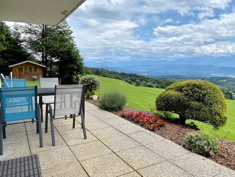 Panorama-ferienhaus Mit Whirlpool Und Garten - Faaker See