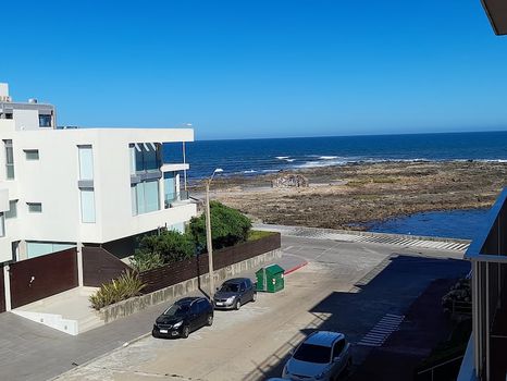 Apto En Peninsula Edif Frente Al Mar Con Garaje - Uruguay
