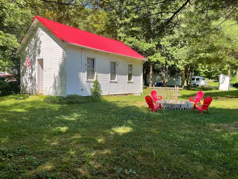 Blue Creek Schoolhouse - Hocking Hills - Tar Hollow State Forest, Laurelville