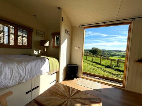 Hut With A View - Somerset, UK