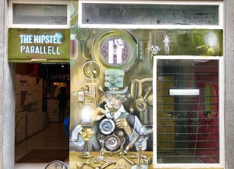 The Hipstel Parallel - Barcelona