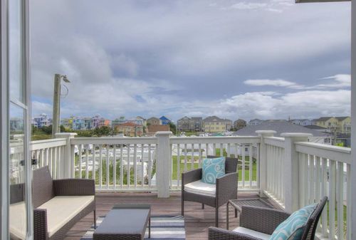 House ∙ 3 Bedrooms ∙ 8 Guests - Atlantic Beach, NC