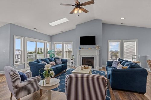 House ∙ 3 Bedrooms ∙ 8 Guests - Atlantic Beach, NC